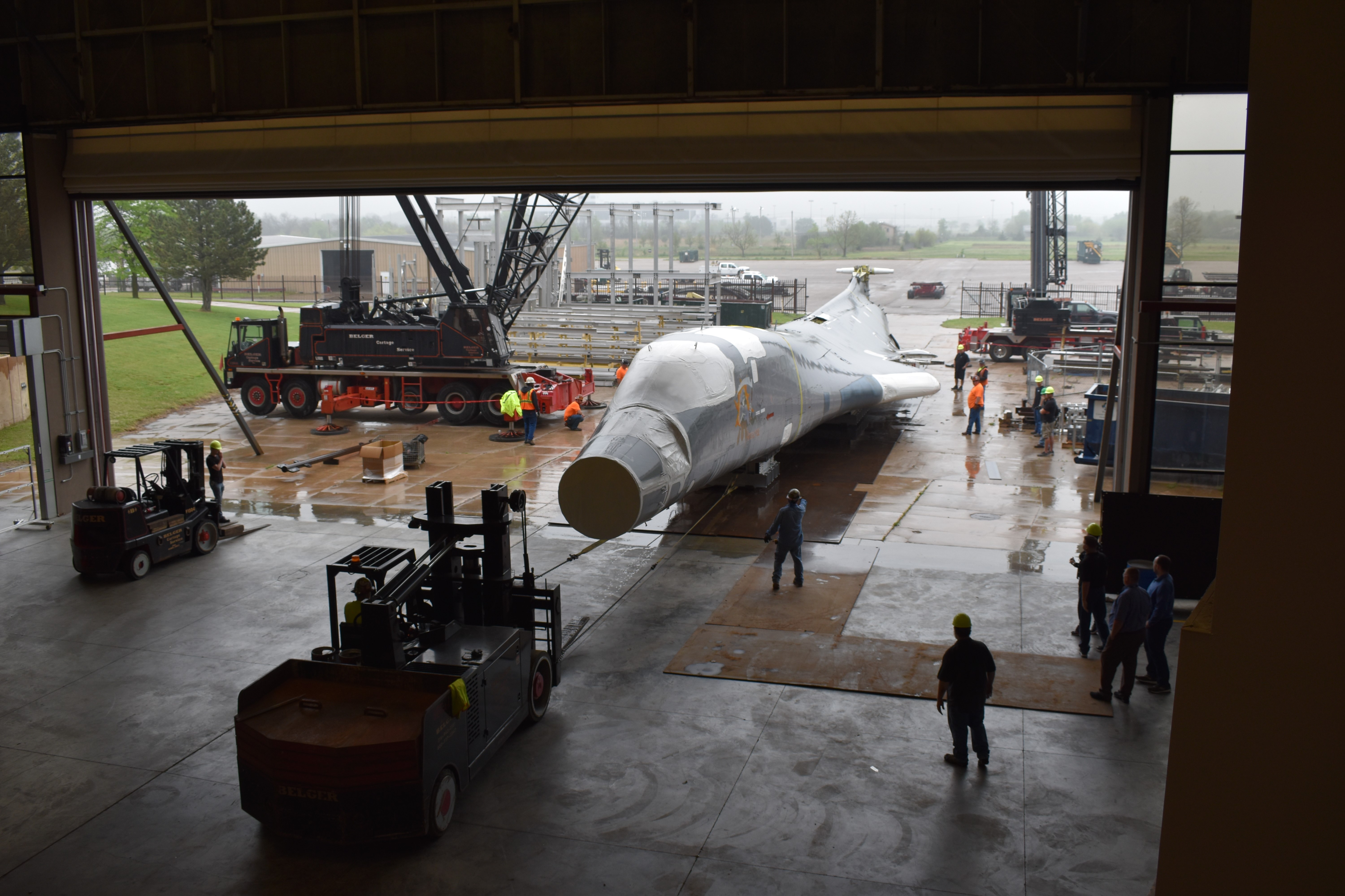 One thousand mile B-1 Bomber delivery arrives safely in Wichita thanks ...